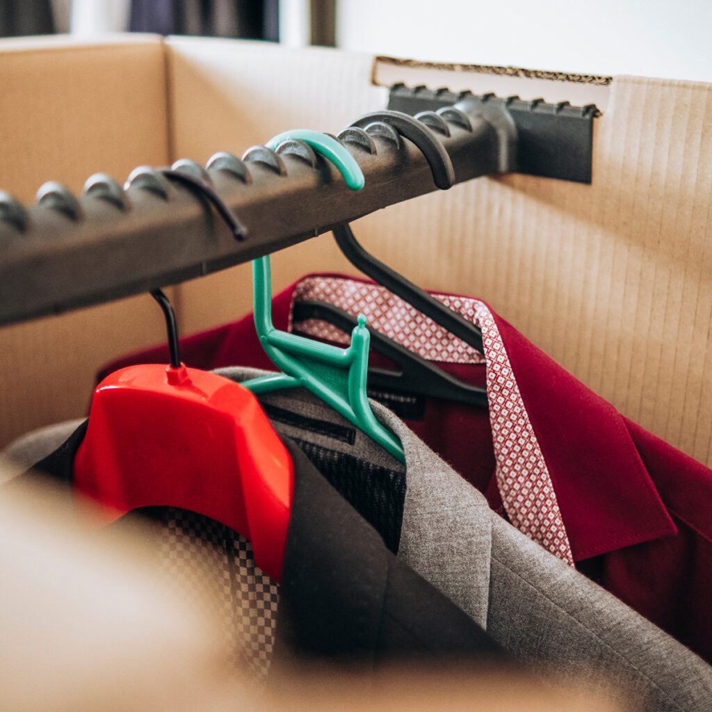 Wardrobe cartons (inc hanging rail) - Fox Self Storage